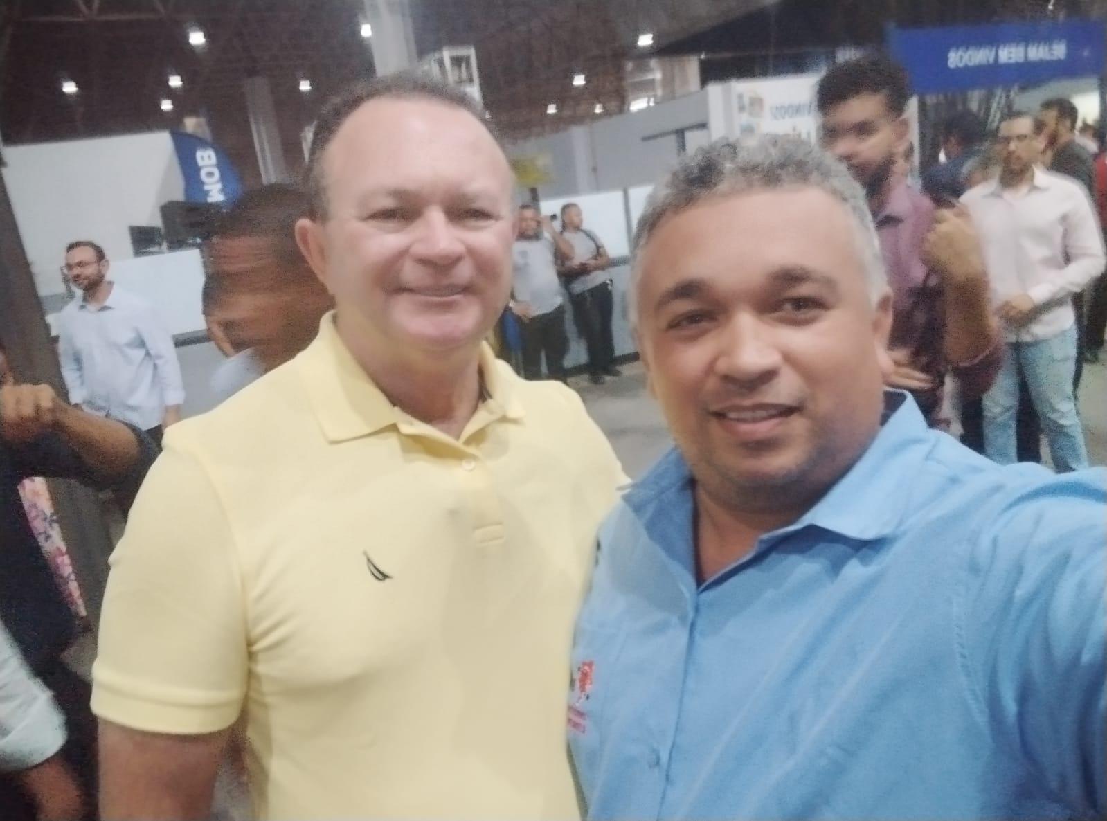 Governador BrandÃ£o entrega aos donos de vans e micro-Ã´nibus ...